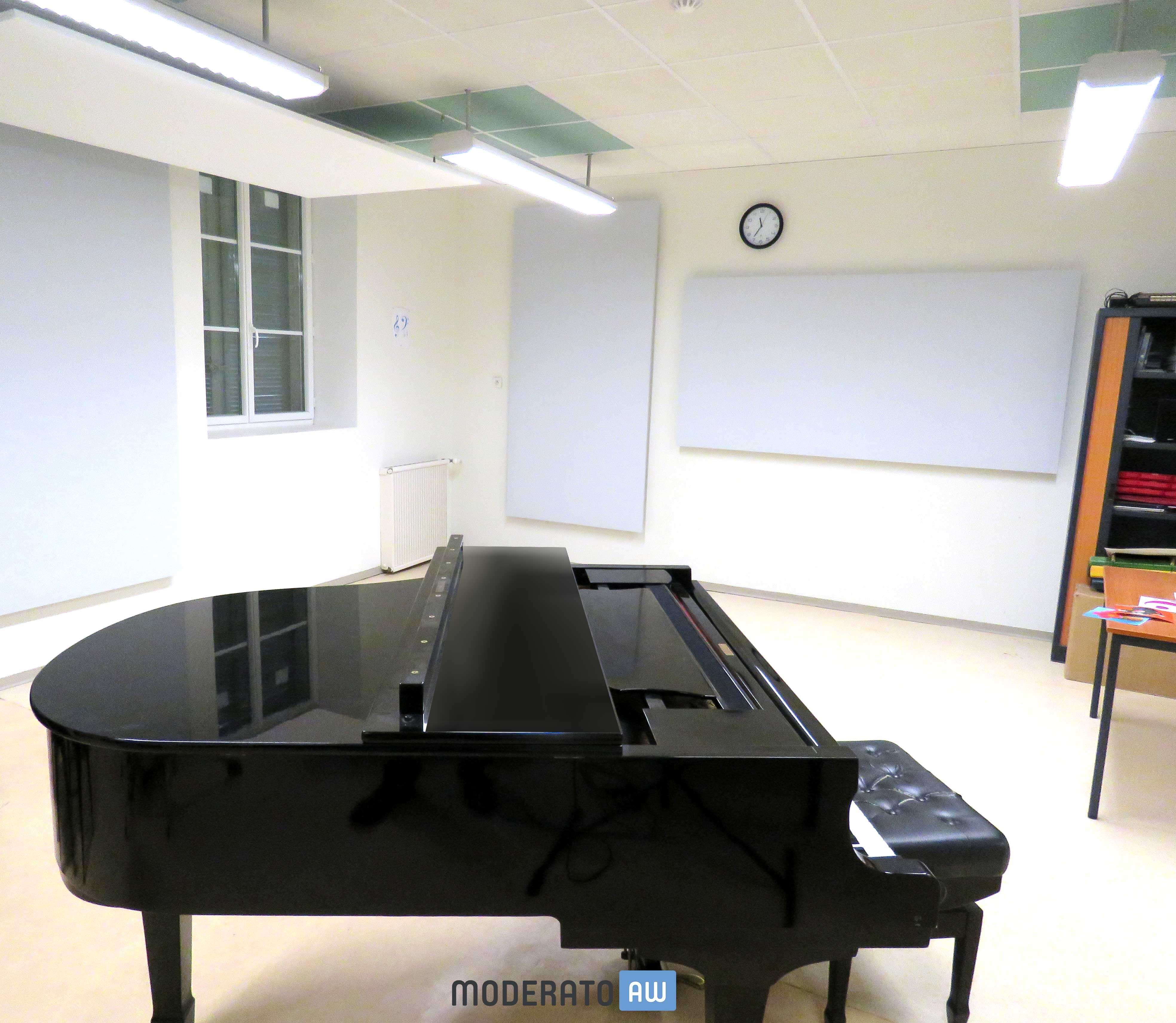 Salle de piano - Moderato